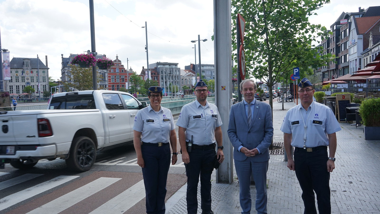 Politie zet spotters in om patsers te vatten: “Brullende uitlaten ...