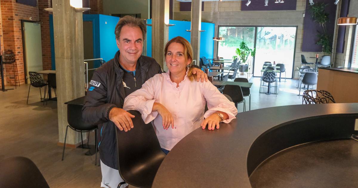 NET OPEN. Met Marie (47) heeft het Cultuurcafé in Den Blank een nieuwe ...