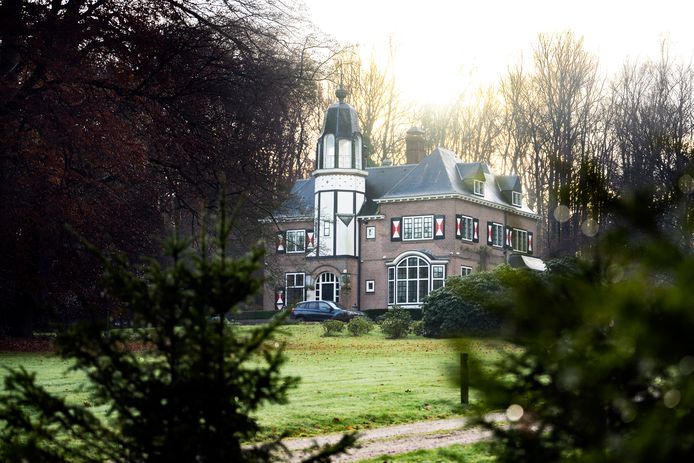 Rijke en omstreden John Deuss zet kasteel op Berg en Dals landgoed te ...