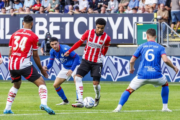 PSV laat zich even verrassen in Sittard, maar wint tóch door de klasse ...