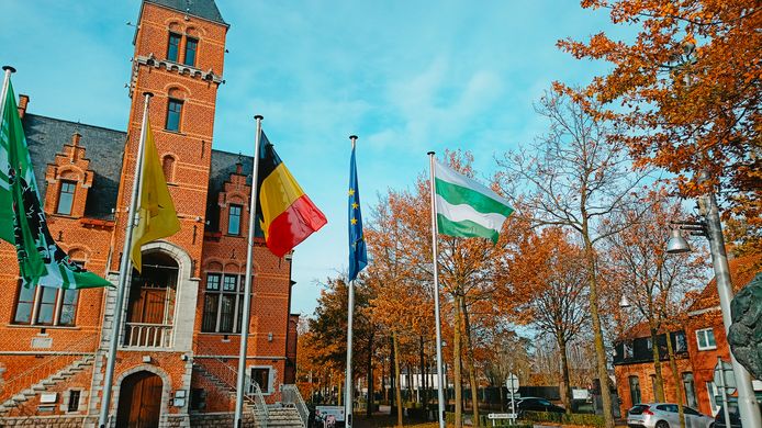 Lievegem pakt uit met nieuwe gemeentevlag | Lievegem | hln.be