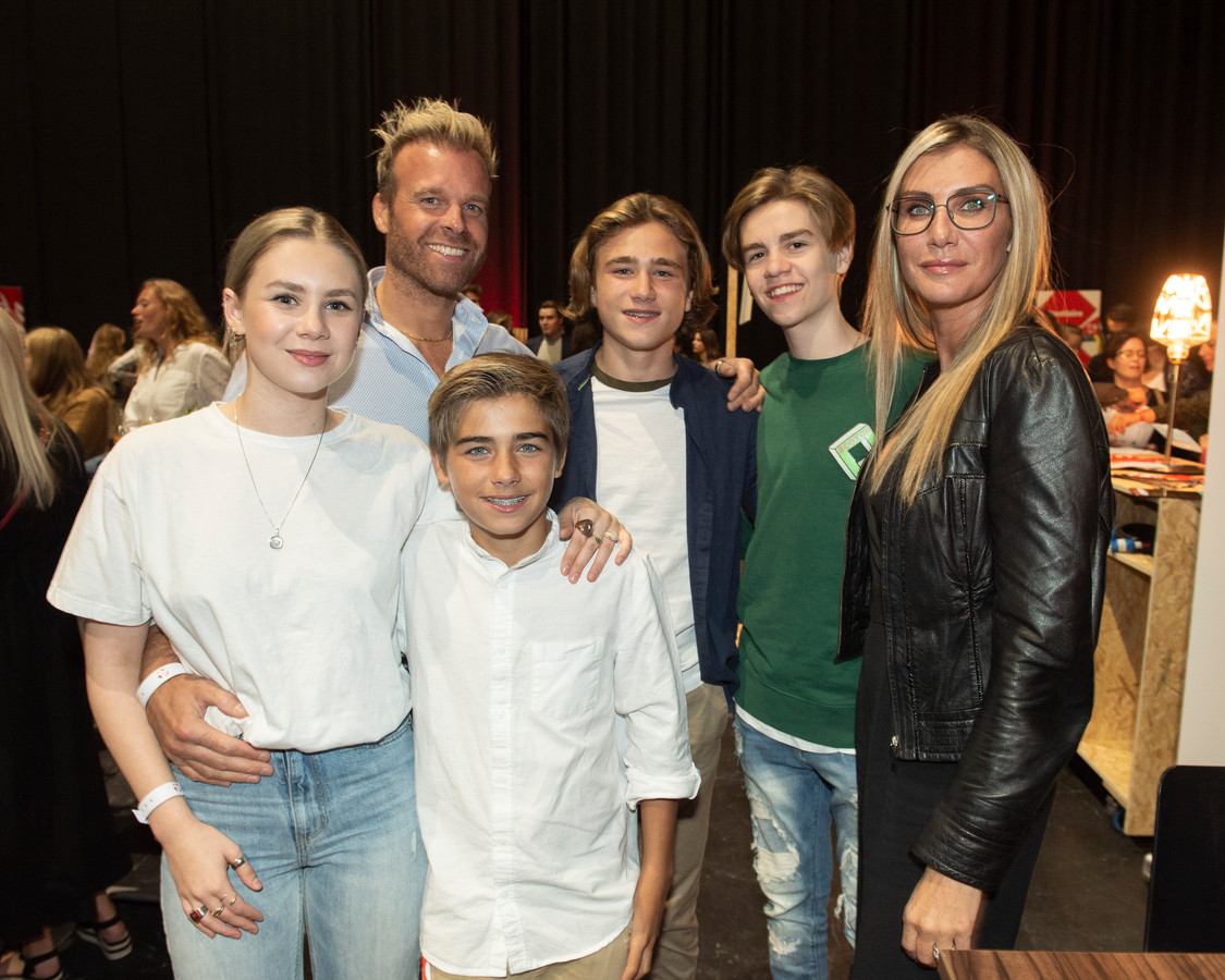 Tv-kijkers verbaasd over transformatie Debby Pfaff: ‘Wat is er met haar ...