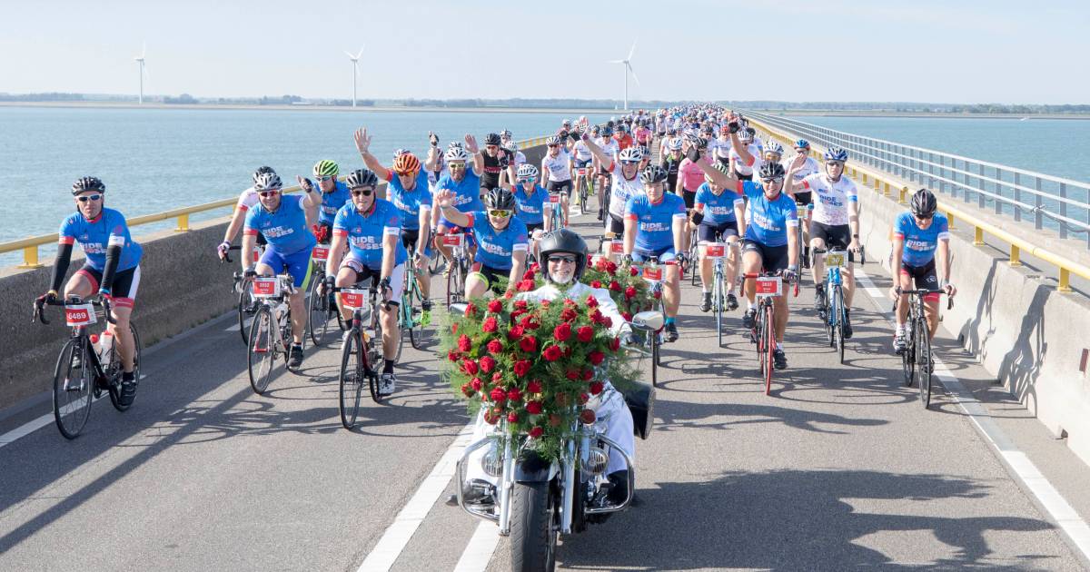 Fietsers kunnen zich inschrijven voor individuele Ride for the Roses ...