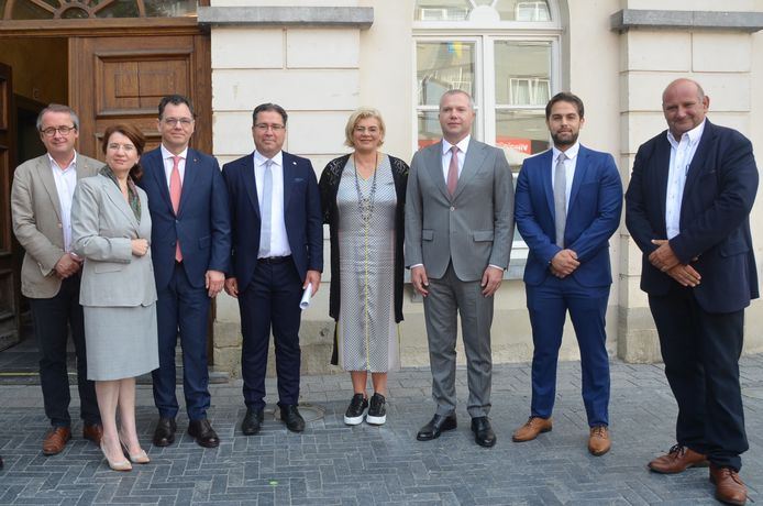 Ninoofs bedrijf ABEE bouwt batterijfabriek voor elektrische auto's in ...