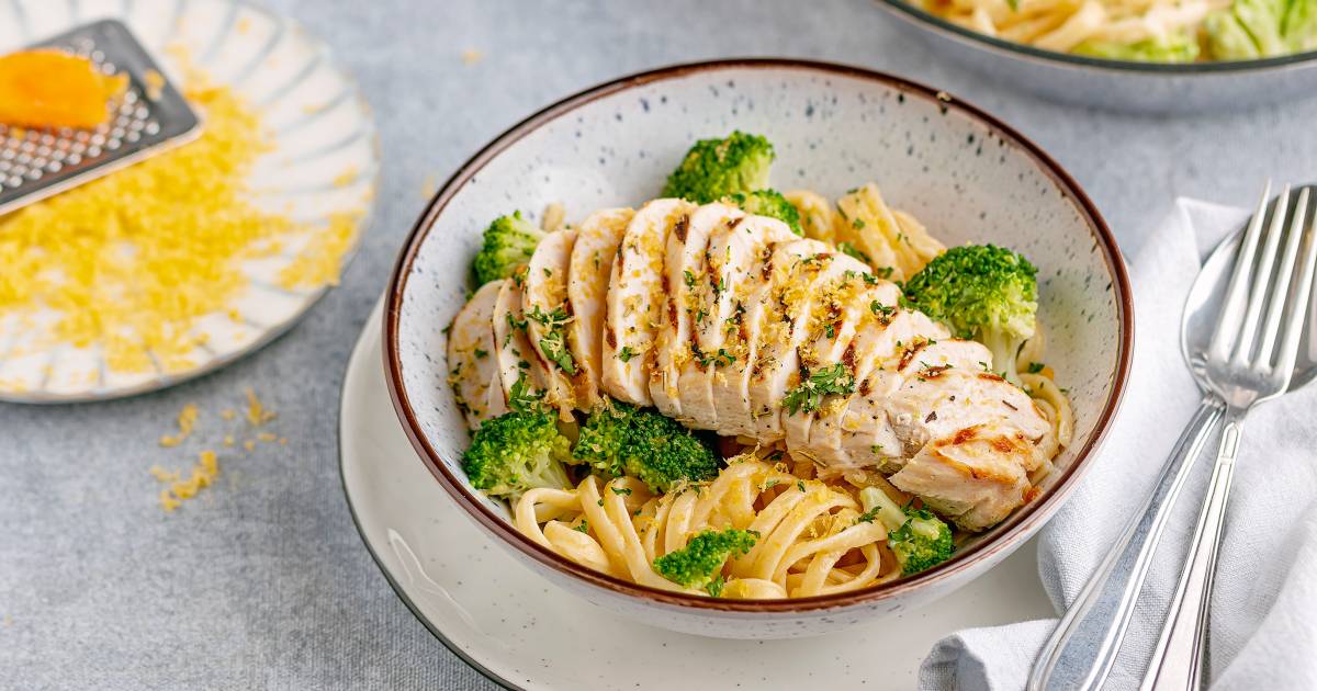 Wat Eten We Vandaag: Romige pasta ‘Alfredo’ met kip en gedroogd eigeel ...