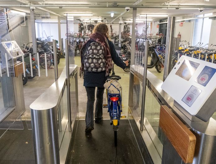 NS-fietsenstalling snoepkraam voor dief, deze zomer proef met betere ...