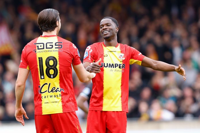 Jamal Amofa denkt aan vertrek bij GA Eagles: interesse uit binnen- en ...