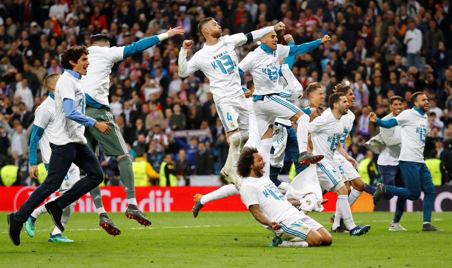 Zo vierden de spelers van Real Madrid hun vierde finaleplek in vijf ... Zo vierden de spelers van Real Madrid hun vierde finaleplek in vijf ...