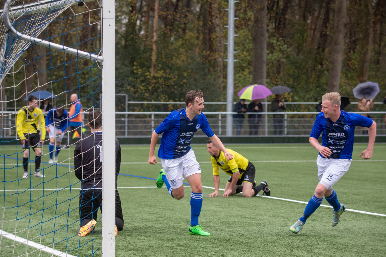 Vijftien (!) minuten blessuretijd komen goed uit voor Molenschot in ...