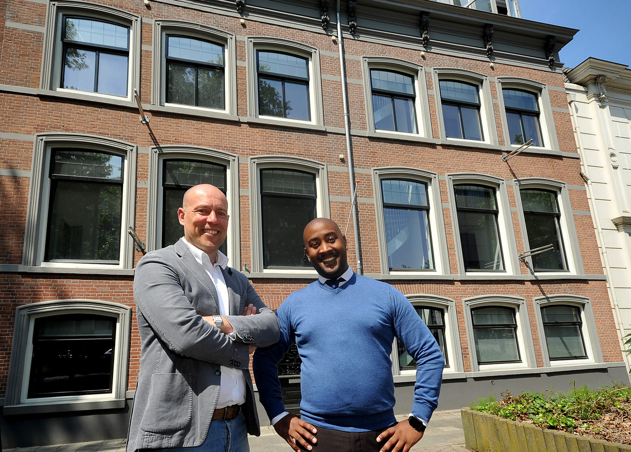 Failliet hotel in Dordrecht wordt woon-zorgcomplex voor ...