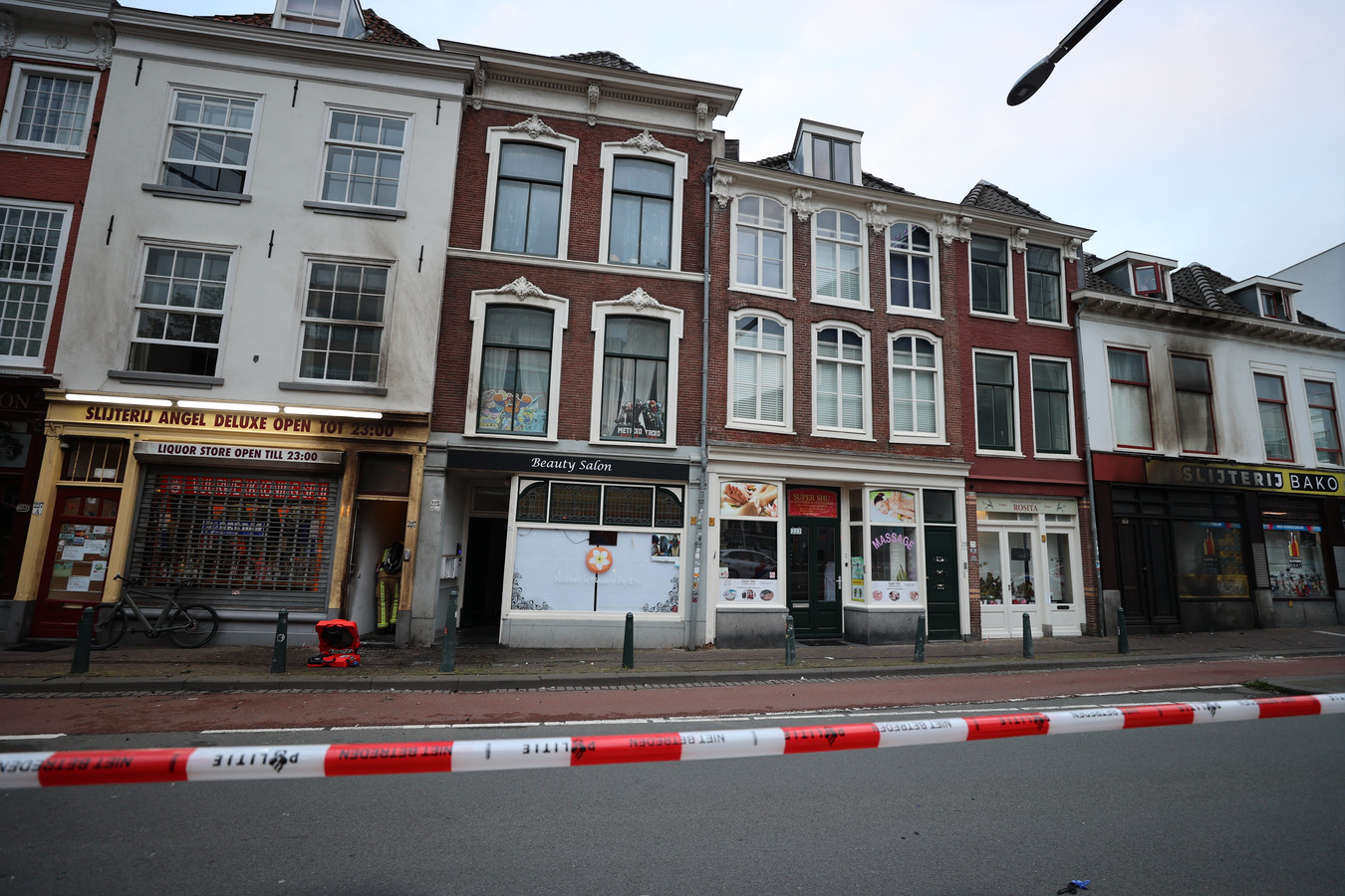 Arnhemmer (70) liet bij explosiereeks ook mysterieuze A4-tjes achter ... Arnhemmer (70) liet bij explosiereeks ook mysterieuze A4-tjes achter ...