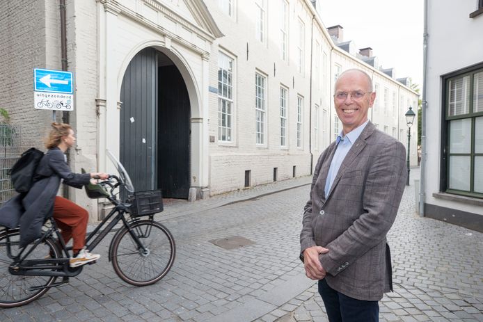 Boek over oudste huis van Breda is af: ‘Alle vragen over het Huis Van ...
