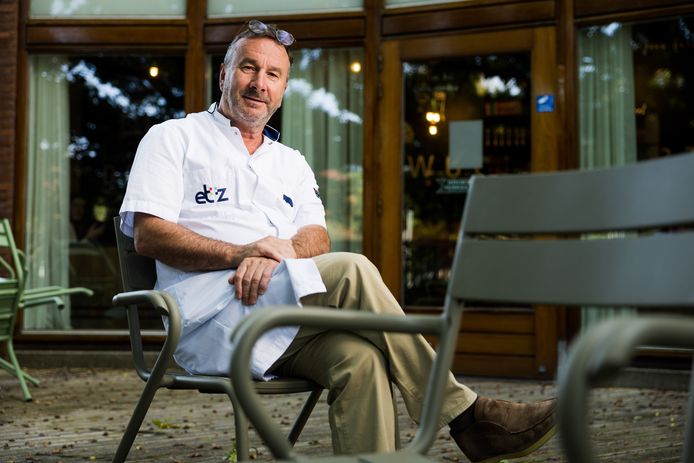 Kaakchirurg Jan Scheerlinck stopt: ‘In Tilburg stonden we vroeger als ...
