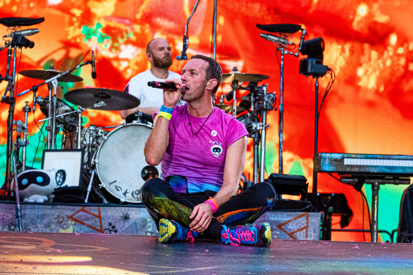 Recensie | Coldplay pakt in de Arena zelfs de grootste cynicus met ...