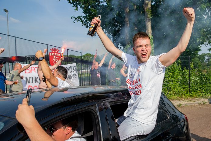 Batenburg viert feest: voor het eerst in 43 (!) jaar is voetbalclub ...
