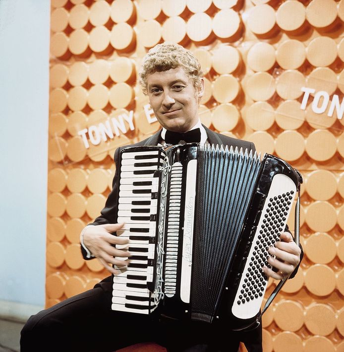 Hoe is het nu met...? Pianist Tonny Eyk (83) | Hoe is het nu met? | AD.nl