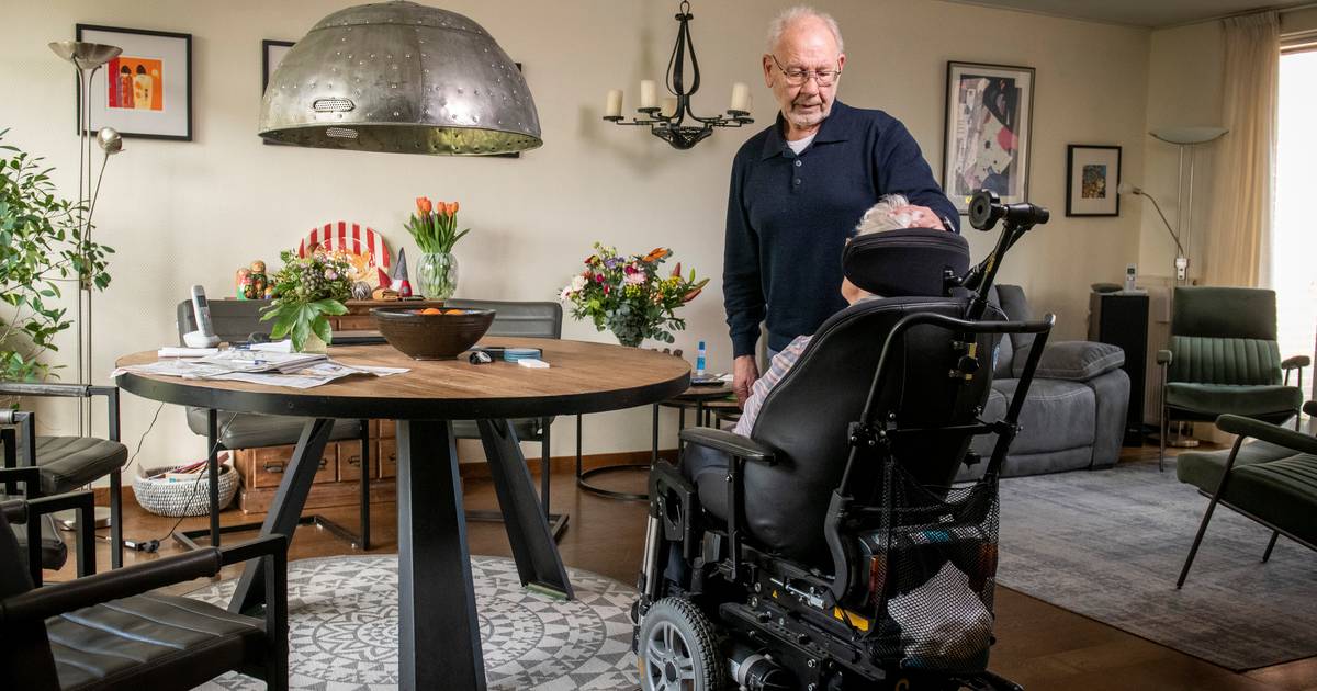Noodkreet mantelzorger Louis (79) over stoppen nachtzorg: ‘Laten ...