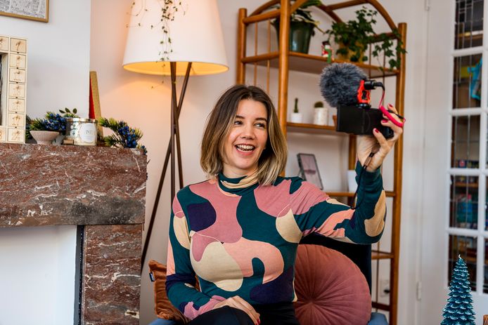 YouTuber en vlogger Bonnie legt alles vast op camera, nu heeft ze ook ...