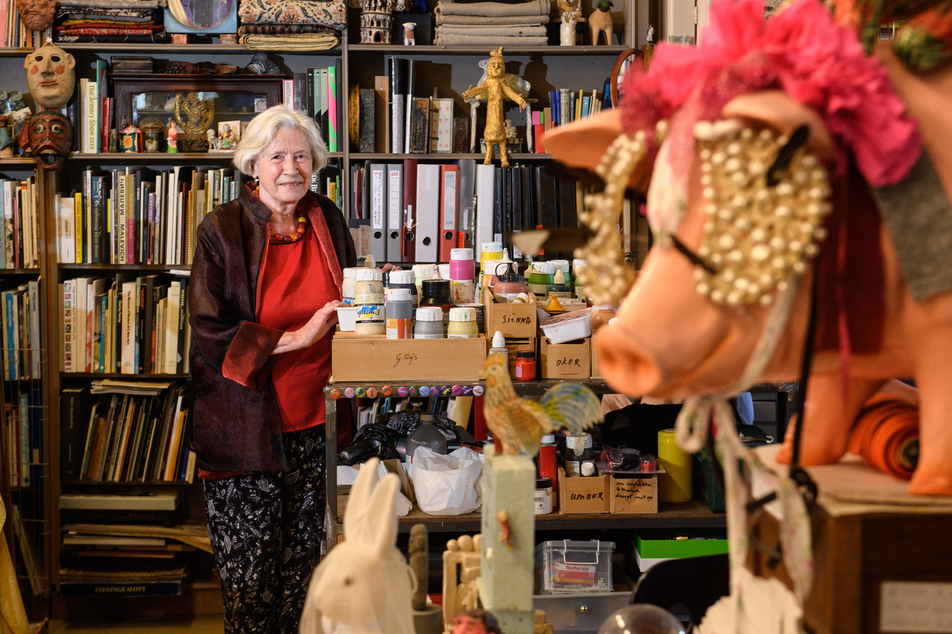 Adrie is 81 en forever young: ‘Krulspelden in het gras en meer van dat ...