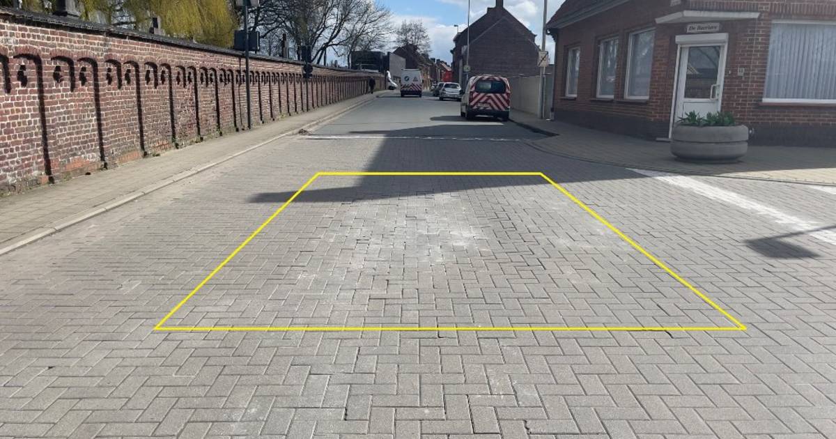 Kruispunt Deken de Bolaan met Rekhof wordt hersteld | Poperinge | hln.be