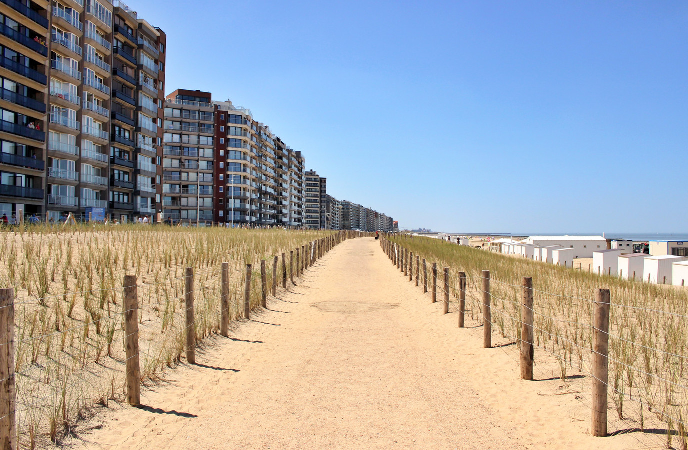 Vernieuwde Zeedijk in Westende officieel geopend: “Geen reuzenrad, maar ...
