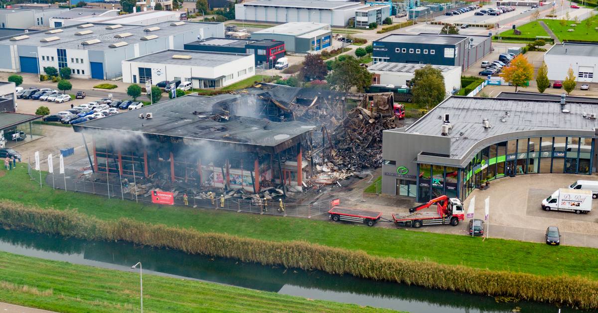 Ontruiming gevangenis Zutphen tijdens grote brand bij buren is ...