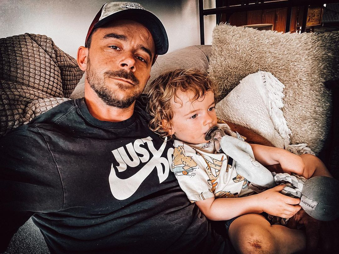 Hoe gaat het nog met Dean Delannoit uit ‘Idool’? “De dood van Stefaan ...