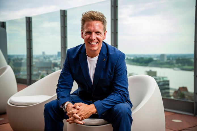 Hoe rijk is James Cooke? Zijn vermogen onder de loep.