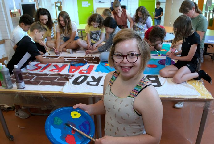 Faedra (12) neemt afscheid met groep 8 en dat is bijzonder: ‘Ze brengt ...