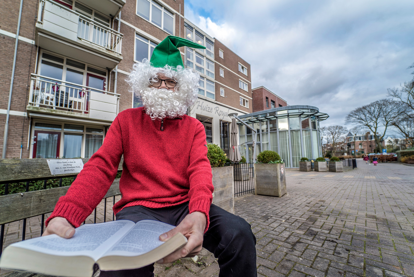 Lex (65) was plots slechtziend aan één oog en vrolijkt nu zichzelf én ...