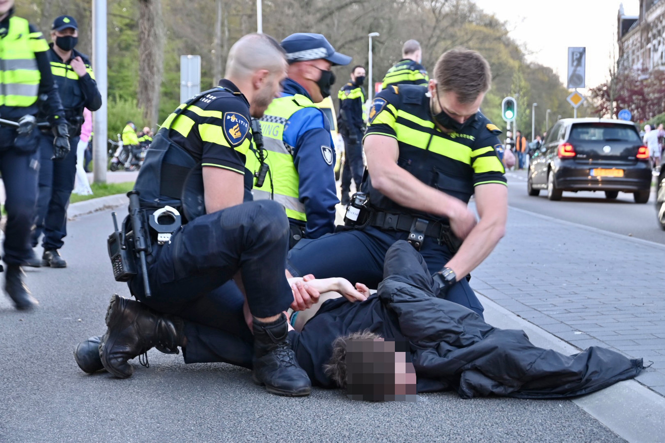 Politiechef Dros na geweld op Koningsdag: ‘Jij, toetsenbordheld op sokken. Het is niet de vraag ...