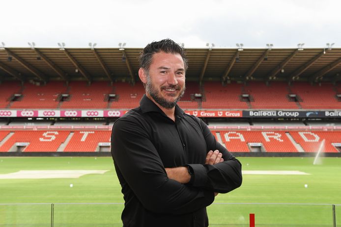 KIJK. Carl Hoefkens vergelijkt Standard met ‘Lady in Red ...