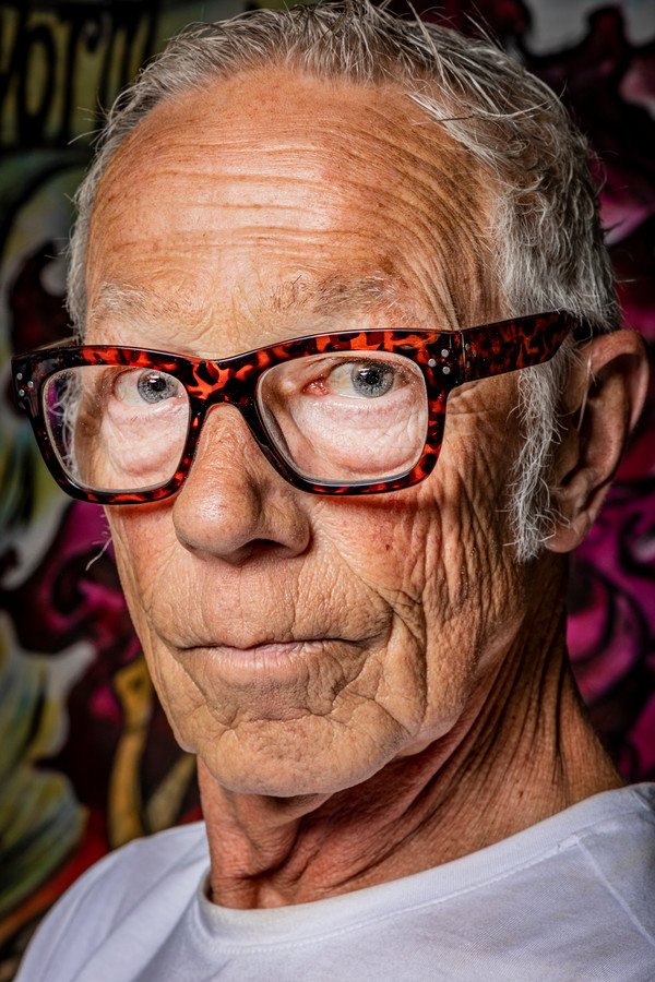 Jan Verburg tovert Bergkerk om tot kleurrijk, chaotisch en ...