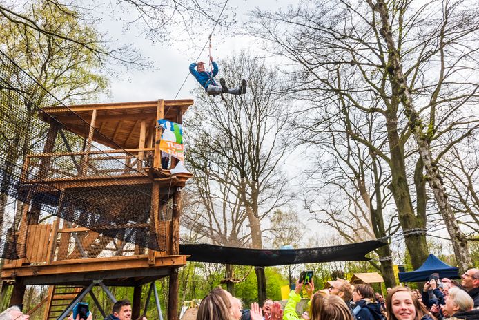 Klimbos Zeist baalt: sluiting vanwege overlast eikenprocessierups ...