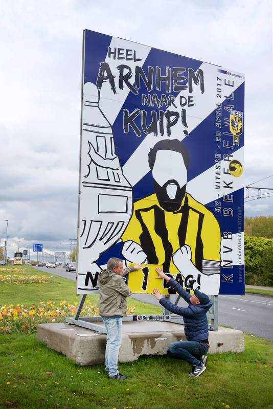 Vak 112 viert bekerfinale Vitesse opnieuw met posteractie: ‘De hele ...