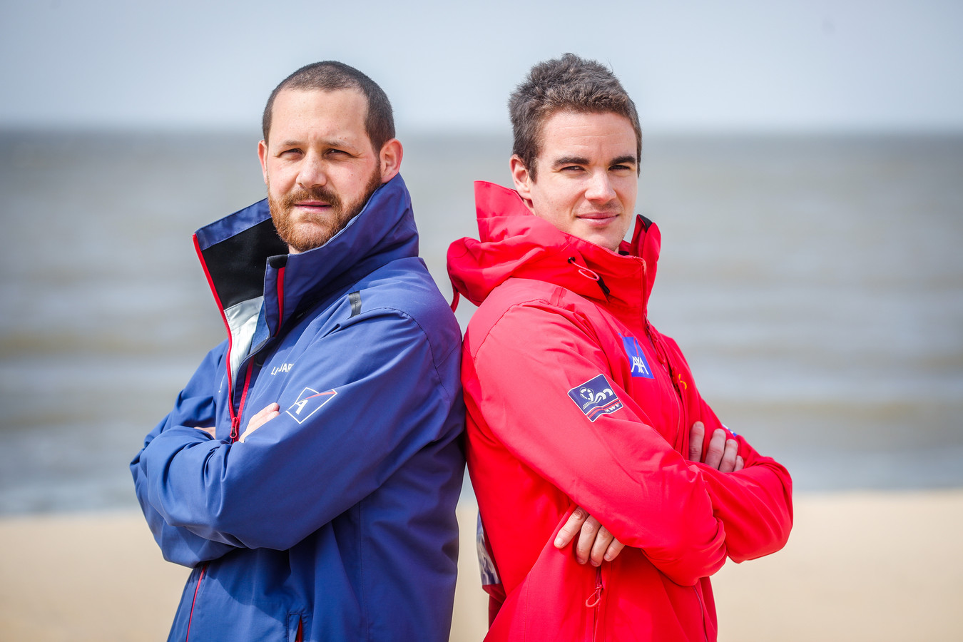 DUBBELINTERVIEW. Strandredders en ‘Helden van Hier’ Niels en Jonathan ...