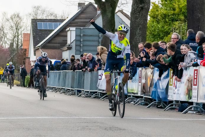 Zware Wim Hendriks Trofee levert Dejaegher zijn eerste grote zege op ...