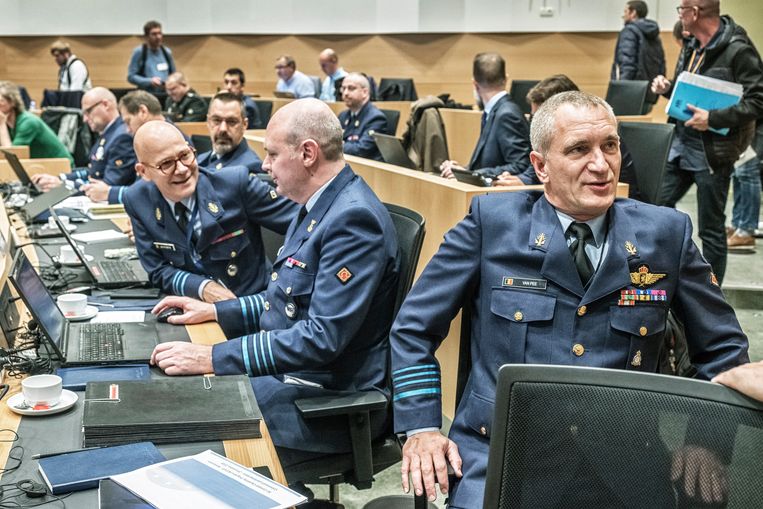 Hoorzitting F-16's schiet naast het doel: “Was dit om te lachen?”