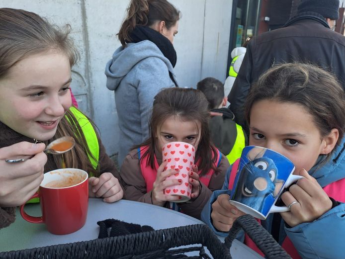 Basisschool Triangel verkoopt ‘soep op de stoep’ voor vzw Feestvarken ...