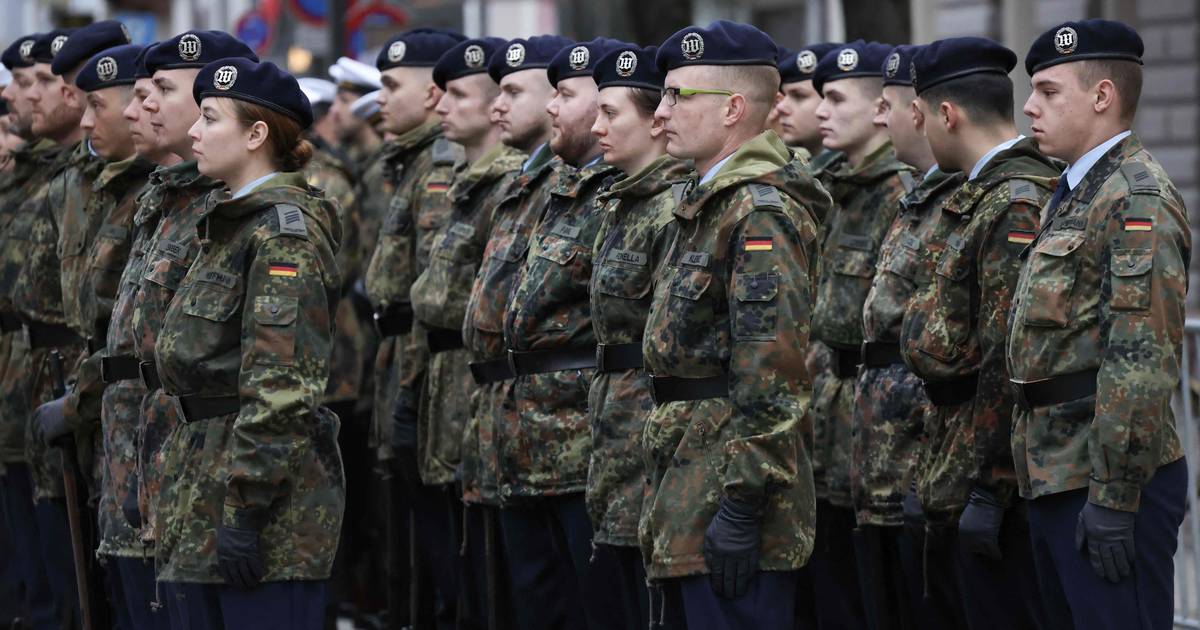 Duitsland heeft 20.000 soldaten te kort en overweegt om buitenlanders ...