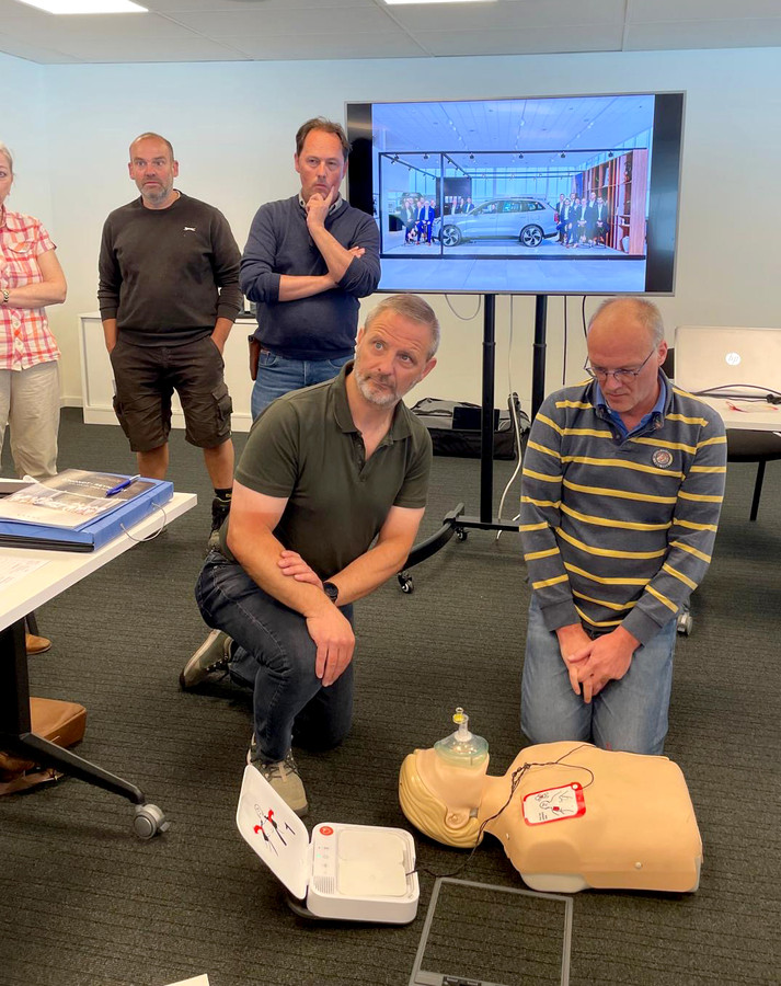 Vijf openbare AED-toestellen in Dender Noord: “De eerste drie minuten ...