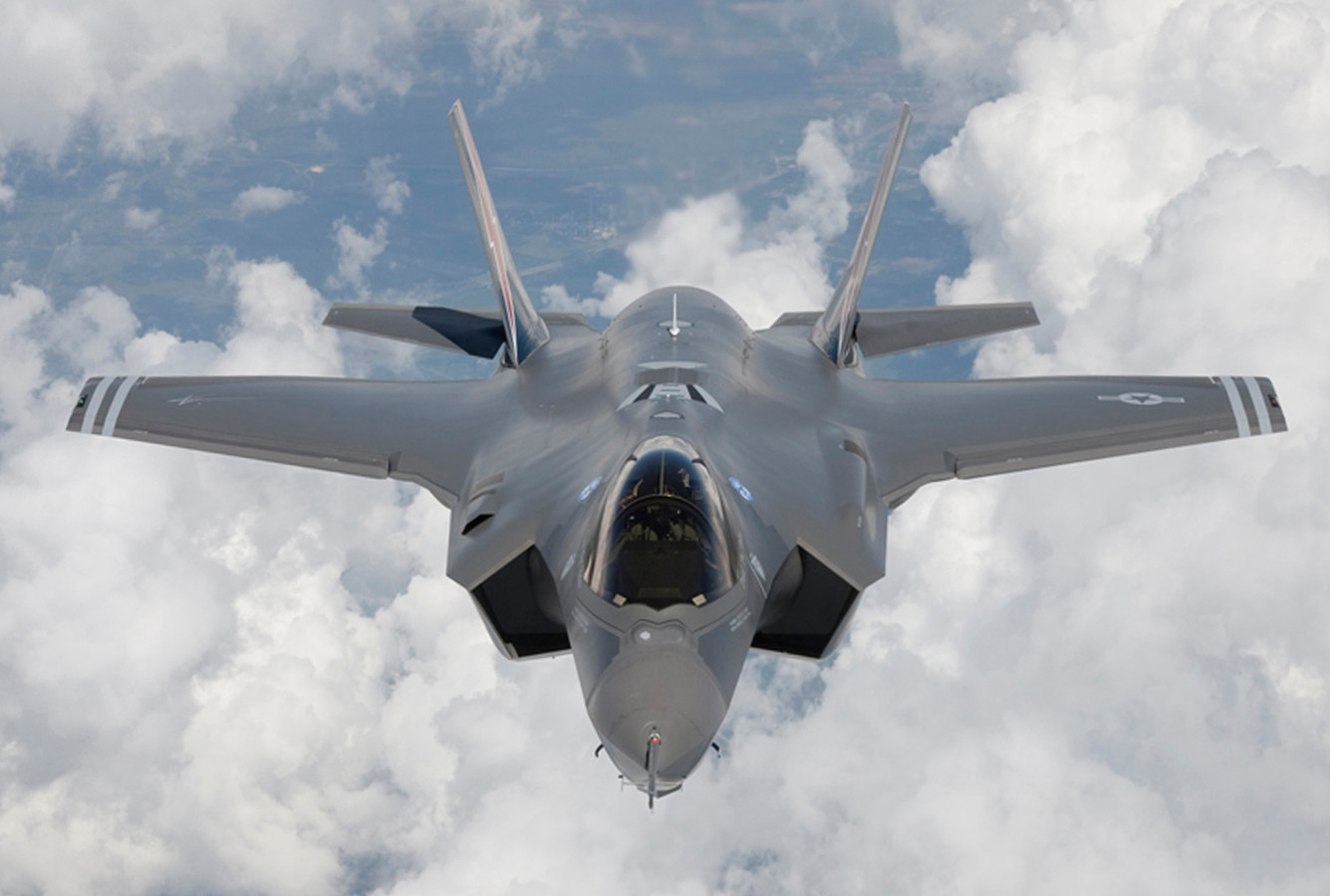 Stoppen met JSF nadelig; Defensie wil door met minder toestellen | Foto ...