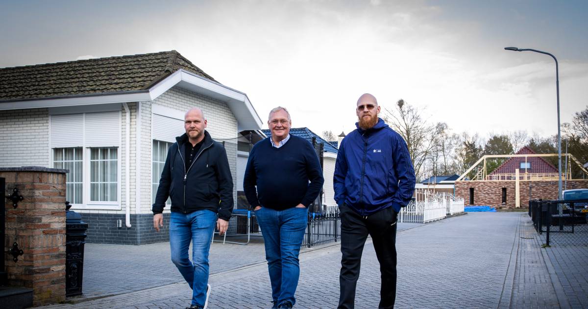 Van Emmen tot Enschede, hoe een woonwagenkampkind het schopte tot FC Twente-trainer | Nederlands ...