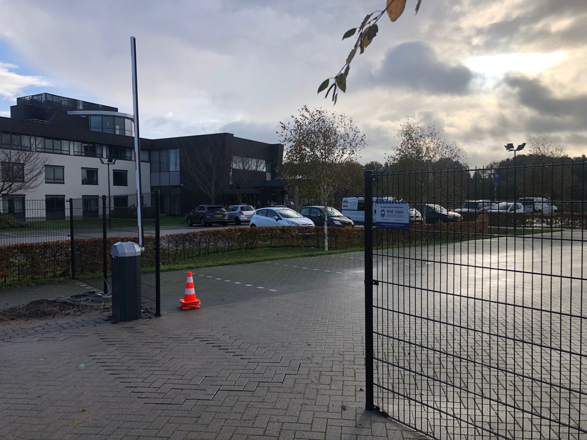 Extra camera’s, licht en intensief toezicht om overlast azc Uden te ...