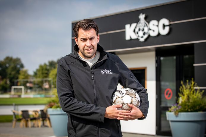 Rob Roelofs is terug bij KOSC. De voormalige speler is hoofdtrainer ...