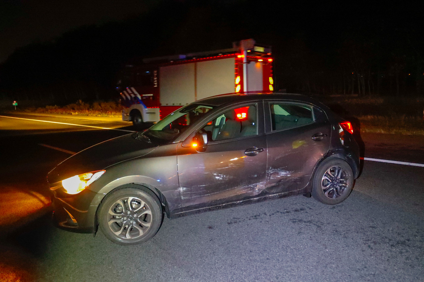 Auto belandt op zijn kop na crash op A67 bij Eersel | Foto | ed.nl