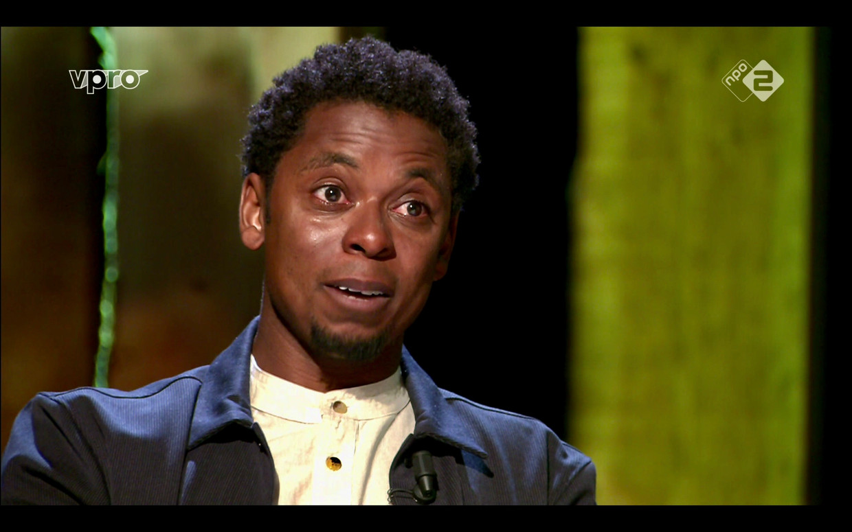 Typhoon in Zomergasten: de rapper die het liefst loopt te ‘chillen met God’