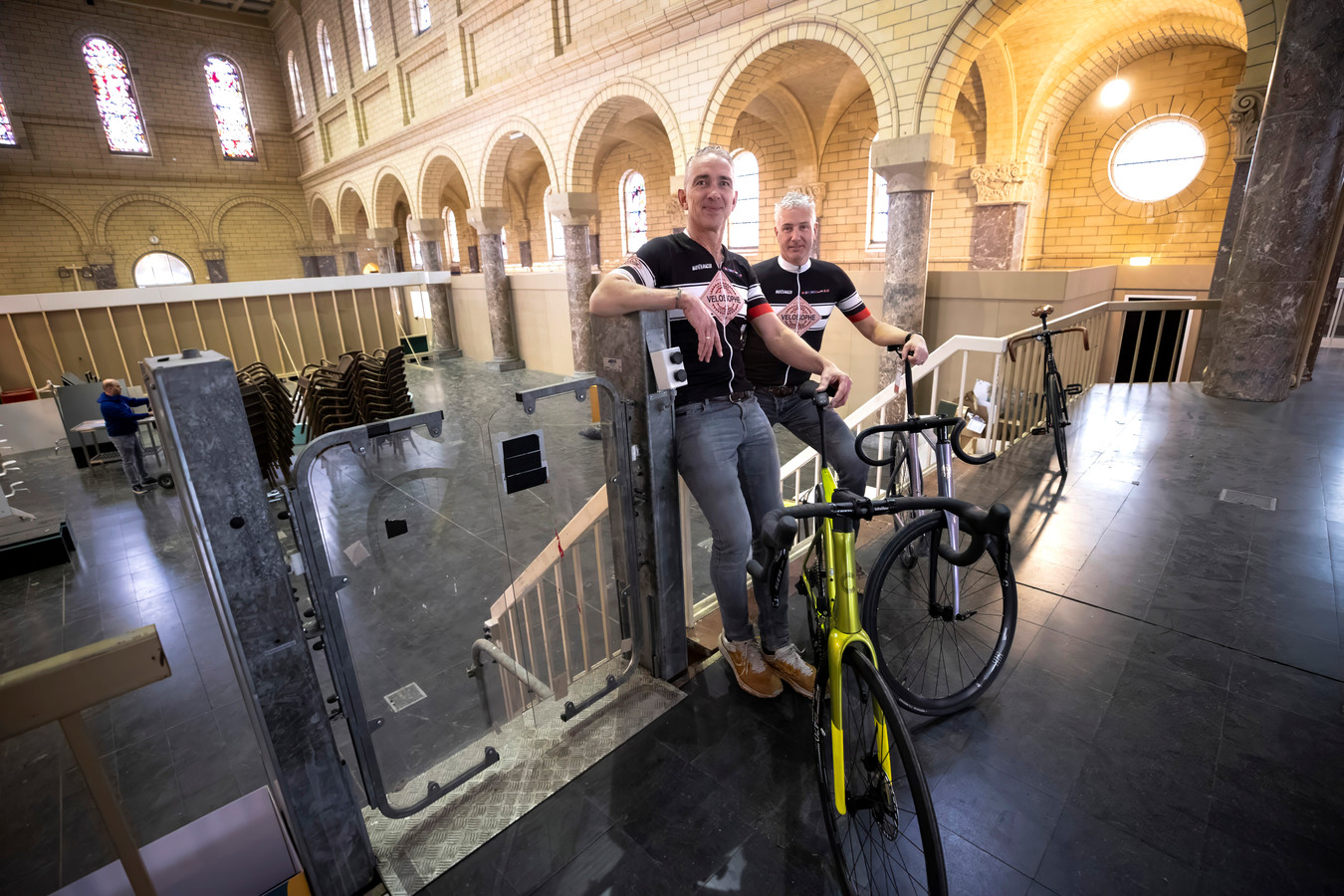 Wielercafé Velosoof herleeft in Eindhovense Steentjeskerk: ‘We willen ...
