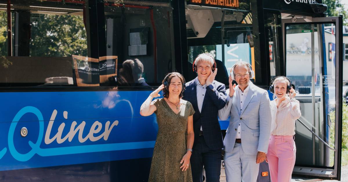 Reizigers in bus 385 kunnen gratis audiotour beluisteren tijdens rit ...