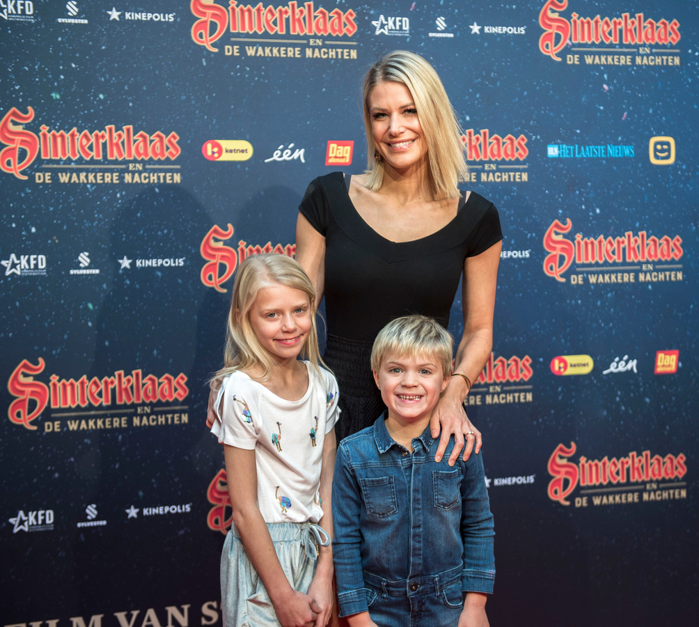 'Thuis’-acteur Raf Jansen stelt vriendin voor op première ‘Sinterklaas ...